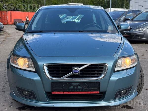 Grey Volvo V50 2007 in Riga, with an engine capacity of 2.00 L and mileage of 244 thousand km for 2650 €, photo 4 on AUTOMOTO.COM.LV
