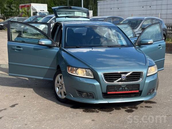 Grey Volvo V50 2007 in Riga, with an engine capacity of 2.00 L and mileage of 244 thousand km for 2650 €, photo 5 on AUTOMOTO.COM.LV