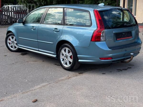 Grey Volvo V50 2007 in Riga, with an engine capacity of 2.00 L and mileage of 244 thousand km for 2650 €, photo 6 on AUTOMOTO.COM.LV