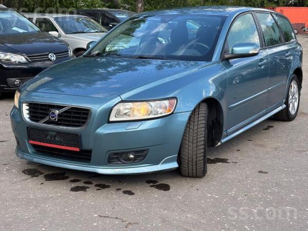 Grey Volvo V50 2007 in Riga, with an engine capacity of 2.00 L and mileage of 244 thousand km for 2650 €, photo 8 on AUTOMOTO.COM.LV