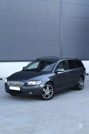 Grey Volvo V50 2007 in Siauliai, with an engine capacity of 1.60 L and mileage of 395 thousand km for 1490 €, photo  on AUTOMOTO.COM.LV