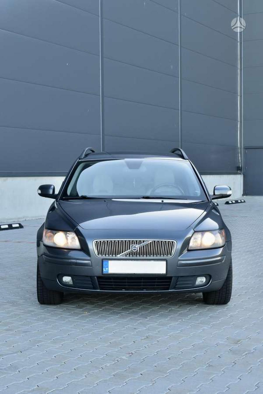 Pelēks Volvo V50 2007 Šauļi, ar dzinēja tilpumu 1.60 L un nobraukumu 395 tūkst. km par 1490 €, foto 3 vietnē AUTOMOTO.COM.LV