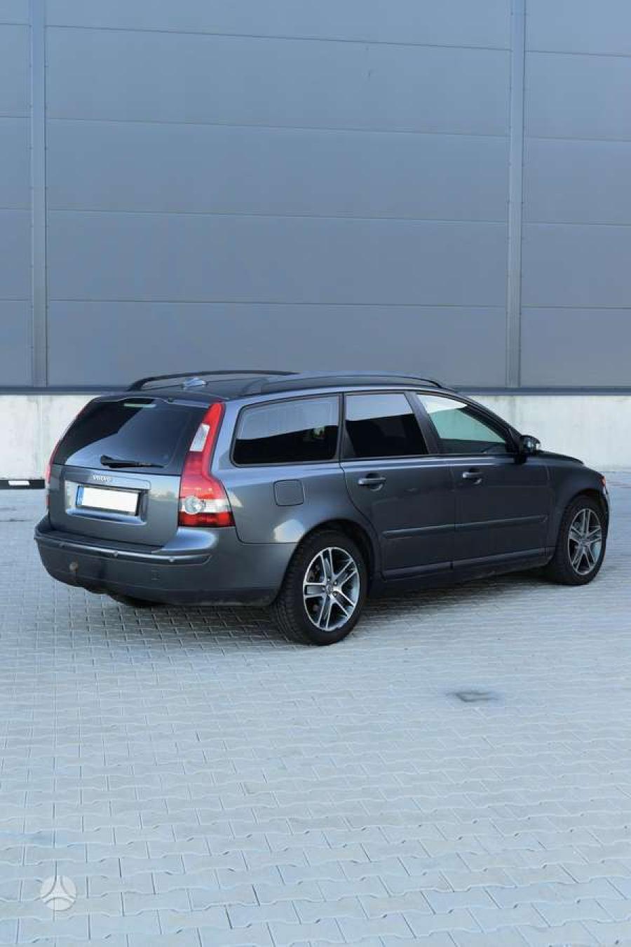 Pelēks Volvo V50 2007 Šauļi, ar dzinēja tilpumu 1.60 L un nobraukumu 395 tūkst. km par 1490 €, foto 5 vietnē AUTOMOTO.COM.LV