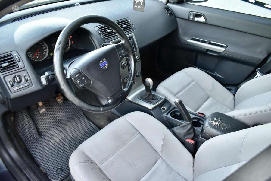 Pelēks Volvo V50 2007 Šauļi, ar dzinēja tilpumu 1.60 L un nobraukumu 395 tūkst. km par 1490 €, foto 14 vietnē AUTOMOTO.COM.LV