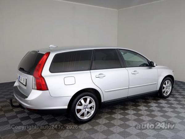 Grey Volvo V50 2007 in Tallinn, with an engine capacity of 1.60 L and mileage of 375 thousand km for 1699 €, photo 3 on AUTOMOTO.COM.LV