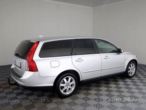 Pelēks Volvo V50 2007 Tallina, ar dzinēja tilpumu 1.60 L un nobraukumu 375 tūkst. km par 1699 €, foto 4 vietnē AUTOMOTO.COM.LV