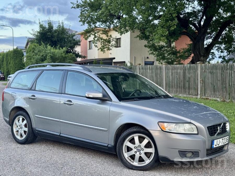 Grey Volvo V50 2007 in Riga, with an engine capacity of 2.00 L and mileage of 351 thousand km for 1580 €, photo 5 on AUTOMOTO.COM.LV