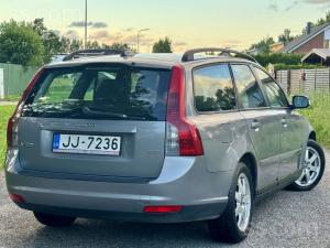 Grey Volvo V50 2007 in Riga, with an engine capacity of 2.00 L and mileage of 351 thousand km for 1580 €, photo 6 on AUTOMOTO.COM.LV