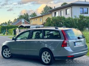 Grey Volvo V50 2007 in Riga, with an engine capacity of 2.00 L and mileage of 351 thousand km for 1580 €, photo 9 on AUTOMOTO.COM.LV