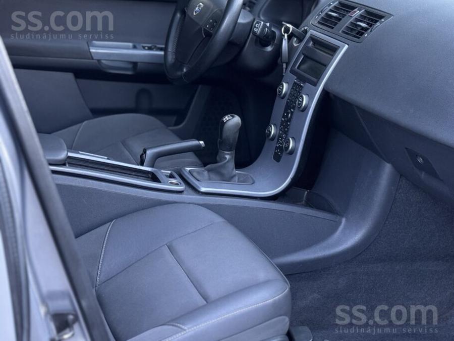 Grey Volvo V50 2007 in Riga, with an engine capacity of 2.00 L and mileage of 351 thousand km for 1580 €, photo 17 on AUTOMOTO.COM.LV