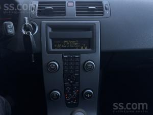 Grey Volvo V50 2007 in Riga, with an engine capacity of 2.00 L and mileage of 351 thousand km for 1580 €, photo 22 on AUTOMOTO.COM.LV