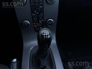 Grey Volvo V50 2007 in Riga, with an engine capacity of 2.00 L and mileage of 351 thousand km for 1580 €, photo 23 on AUTOMOTO.COM.LV