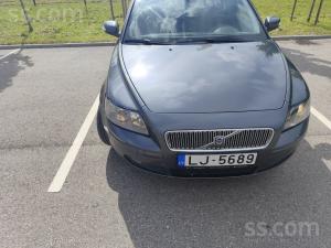 Серый Вольво В50 2007 в Цесис, объемом двигателя 2.40 л и пробегом 325 тыс. км за 2500 €, фото 3 на AUTOMOTO.COM.LV