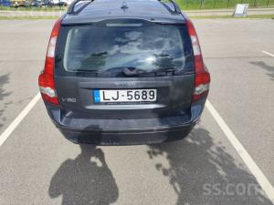 Серый Вольво В50 2007 в Цесис, объемом двигателя 2.40 л и пробегом 325 тыс. км за 2500 €, фото 4 на AUTOMOTO.COM.LV