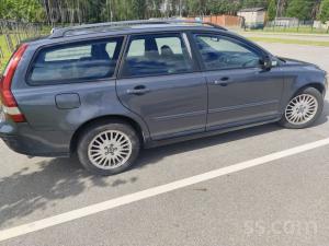 Серый Вольво В50 2007 в Цесис, объемом двигателя 2.40 л и пробегом 325 тыс. км за 2500 €, фото 5 на AUTOMOTO.COM.LV