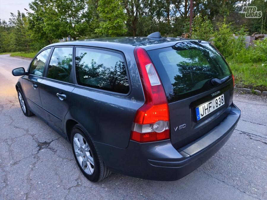 Grey Volvo V50 2007 in Taurage, with an engine capacity of 1.60 L and mileage of 365 thousand km for 1650 €, photo 4 on AUTOMOTO.COM.LV