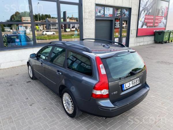 Pelēks Volvo V50 2007 Cēsis, ar dzinēja tilpumu 2.40 L un nobraukumu 325 tūkst. km par 2699 €, foto 7 vietnē AUTOMOTO.COM.LV