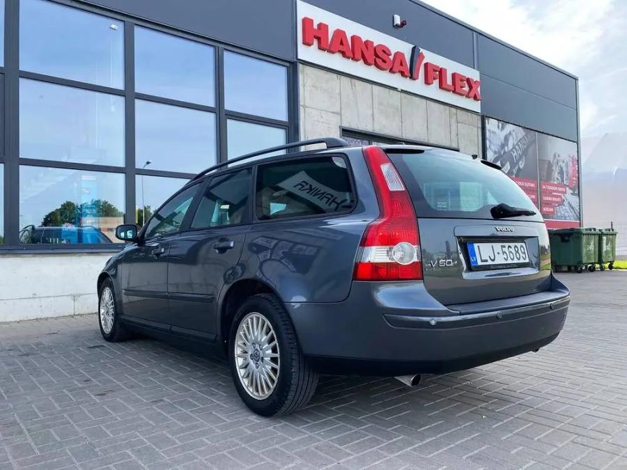 Pelēks Volvo V50 2007 Cēsis, ar dzinēja tilpumu 2.40 L un nobraukumu 325 tūkst. km par 2699 €, foto 7 vietnē AUTOMOTO.COM.LV
