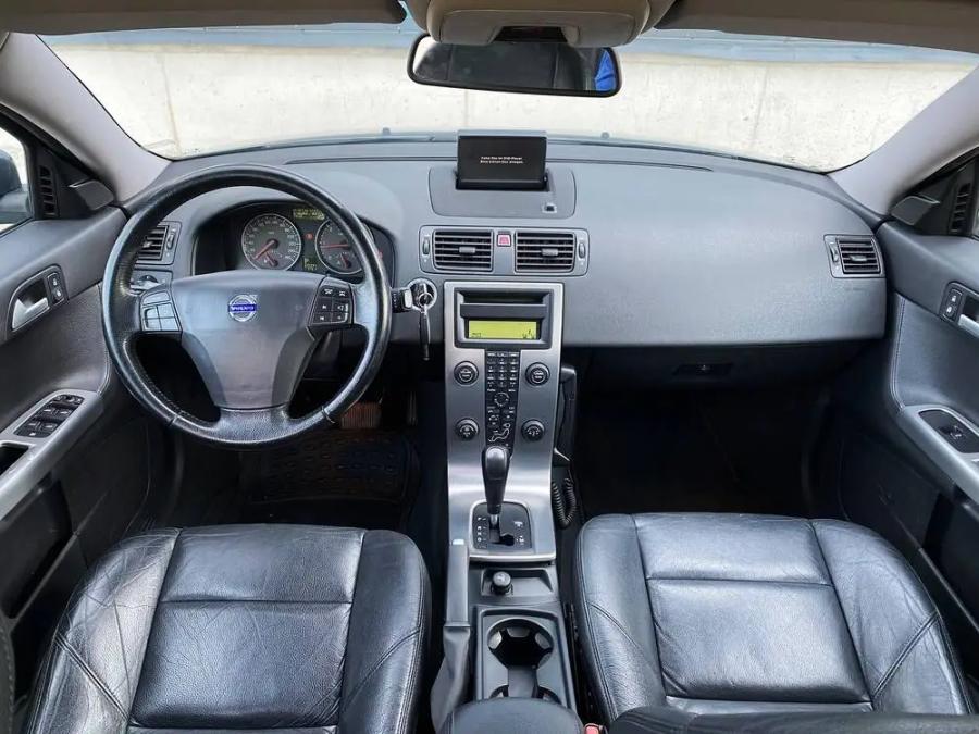 Pelēks Volvo V50 2007 Cēsis, ar dzinēja tilpumu 2.40 L un nobraukumu 325 tūkst. km par 2699 €, foto 14 vietnē AUTOMOTO.COM.LV