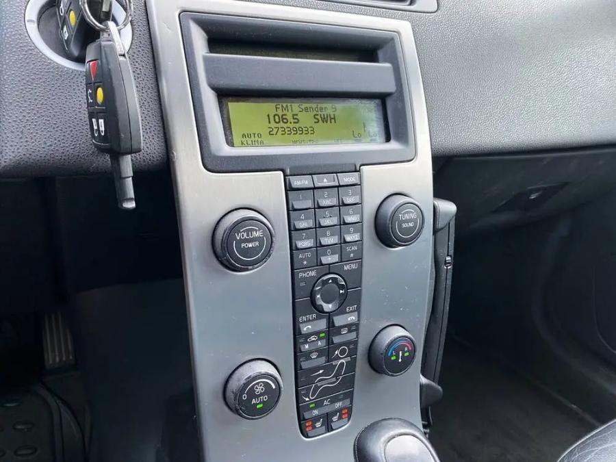 Pelēks Volvo V50 2007 Cēsis, ar dzinēja tilpumu 2.40 L un nobraukumu 325 tūkst. km par 2699 €, foto 17 vietnē AUTOMOTO.COM.LV