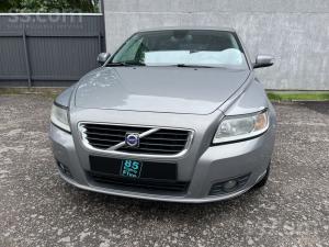 Pelēks Volvo V50 2007 Liepāja, ar dzinēja tilpumu 2.00 L un nobraukumu 270 tūkst. km par 1950 €, foto  vietnē AUTOMOTO.COM.LV