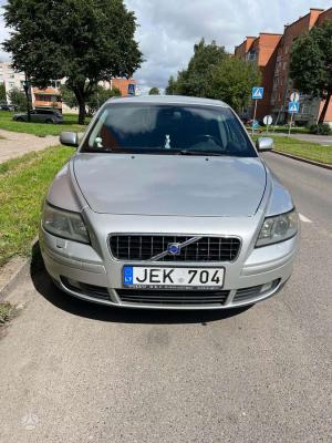 Grey Volvo V50 2007 in Klaipeda, with an engine capacity of 2.00 L and mileage of 460 thousand km for 500 €, photo  on AUTOMOTO.COM.LV