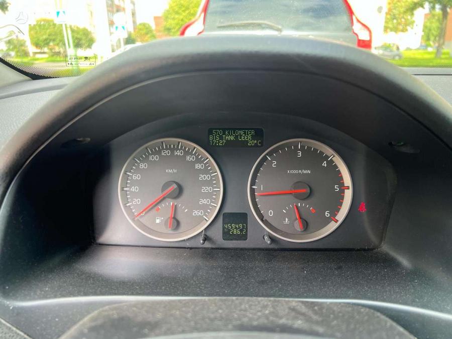 Grey Volvo V50 2007 in Klaipeda, with an engine capacity of 2.00 L and mileage of 460 thousand km for 500 €, photo 9 on AUTOMOTO.COM.LV
