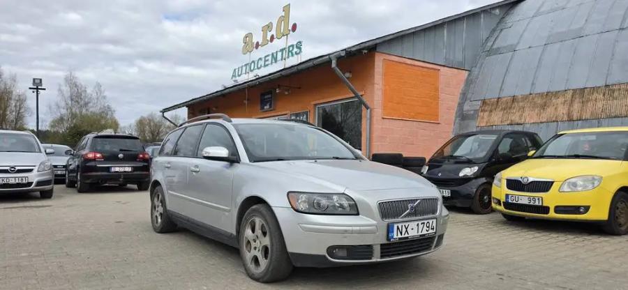 Pelēks Volvo V50 2007 Valmiera, ar dzinēja tilpumu 2.00 L un nobraukumu 340 tūkst. km par 1600 €, foto 1 vietnē AUTOMOTO.COM.LV