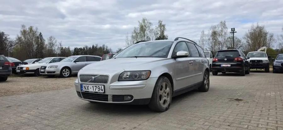 Pelēks Volvo V50 2007 Valmiera, ar dzinēja tilpumu 2.00 L un nobraukumu 340 tūkst. km par 1600 €, foto 7 vietnē AUTOMOTO.COM.LV