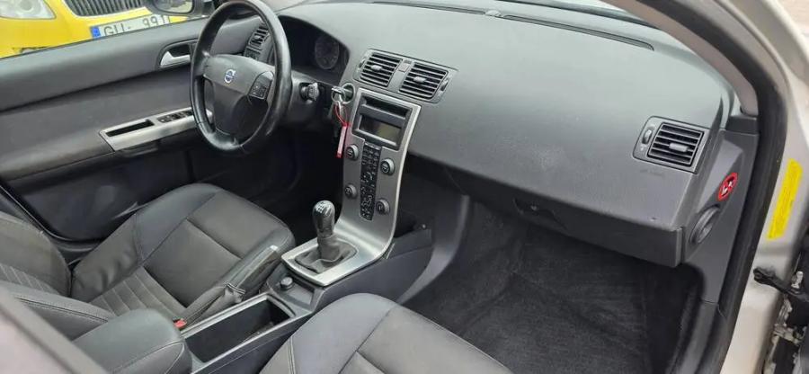 Pelēks Volvo V50 2007 Valmiera, ar dzinēja tilpumu 2.00 L un nobraukumu 340 tūkst. km par 1600 €, foto 10 vietnē AUTOMOTO.COM.LV