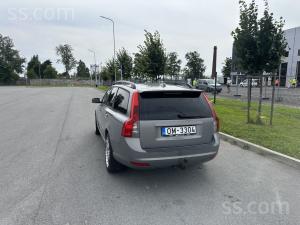 Grey Volvo V50 2007 in Liepaja, with an engine capacity of 1.80 L and mileage of 279 thousand km for 1900 €, photo 4 on AUTOMOTO.COM.LV