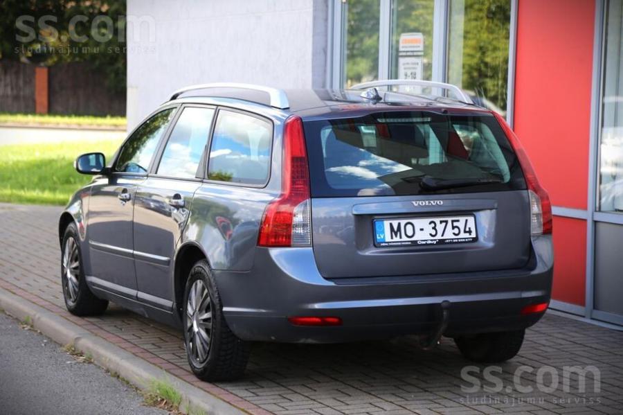 Серый Вольво В50 2007 в Рига, объемом двигателя 1.60 л и пробегом 228 тыс. км за 1795 €, фото 6 на AUTOMOTO.COM.LV