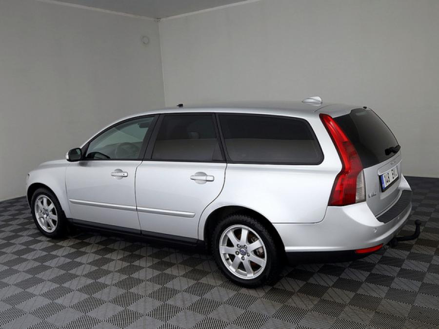 Grey Volvo V50 2007 in Tallinn, with an engine capacity of 1.60 L and mileage of 375 thousand km for 1599 €, photo 5 on AUTOMOTO.COM.LV