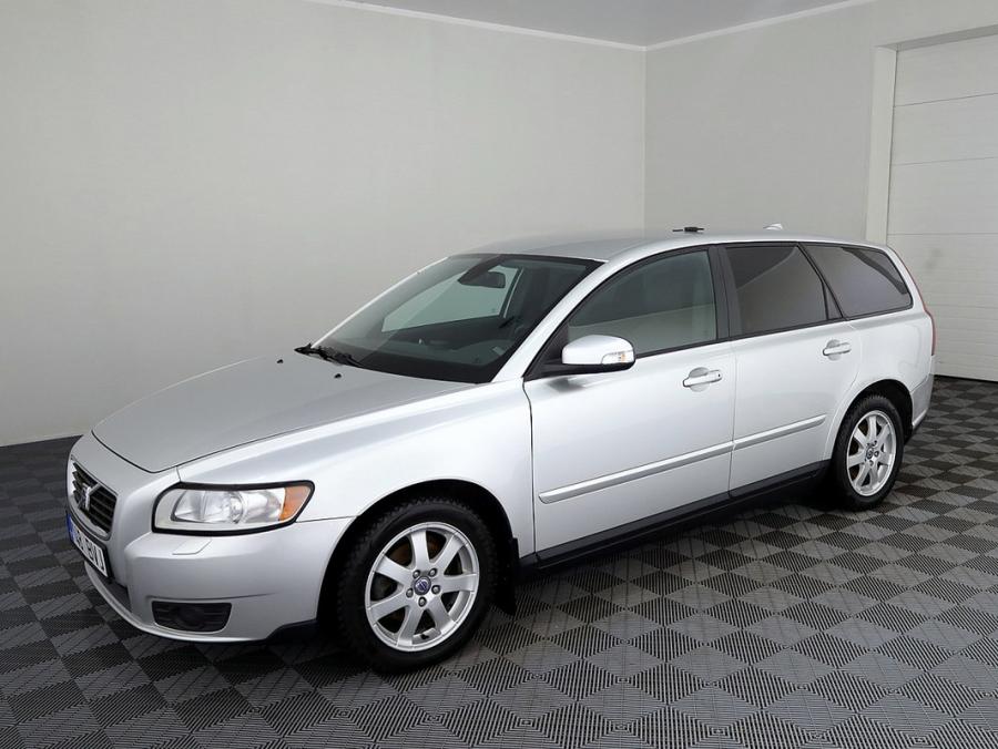 Grey Volvo V50 2007 in Tallinn, with an engine capacity of 1.60 L and mileage of 375 thousand km for 1599 €, photo 10 on AUTOMOTO.COM.LV