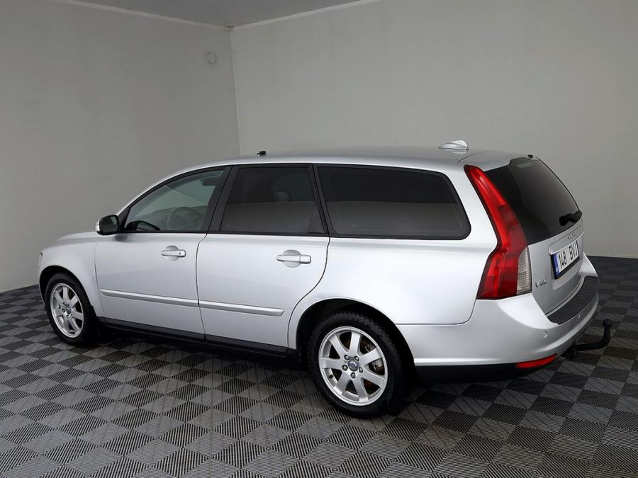 Grey Volvo V50 2007 in Tallinn, with an engine capacity of 1.60 L and mileage of 375 thousand km for 1599 €, photo 12 on AUTOMOTO.COM.LV