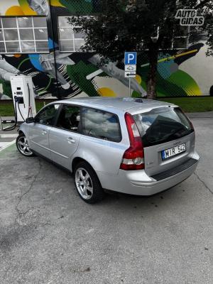 Pelēks Volvo V50 2007 Klaipėda, ar dzinēja tilpumu 2.00 L un nobraukumu 373 tūkst. km par 1999 €, foto 5 vietnē AUTOMOTO.COM.LV
