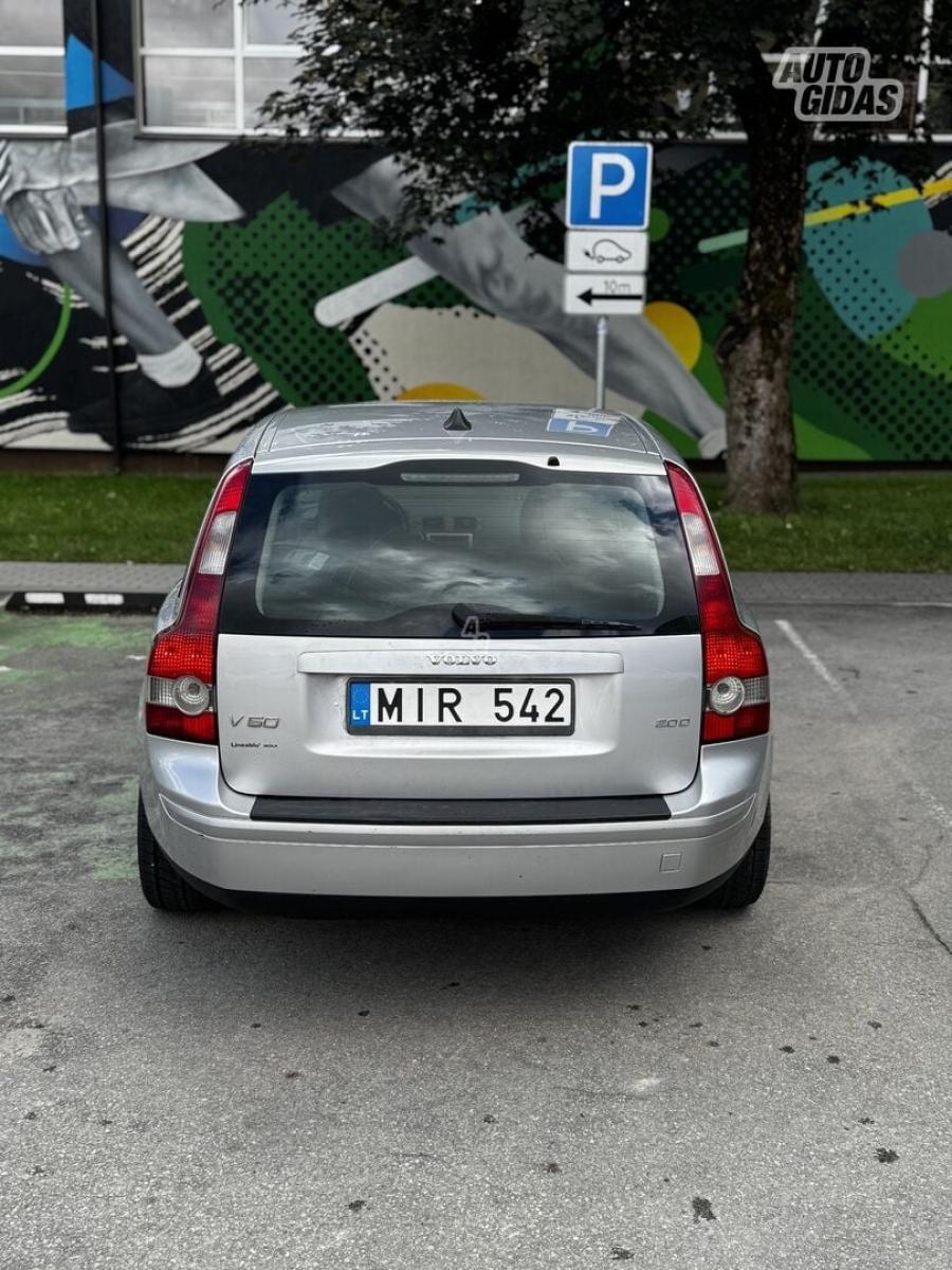 Pelēks Volvo V50 2007 Klaipėda, ar dzinēja tilpumu 2.00 L un nobraukumu 373 tūkst. km par 1999 €, foto 6 vietnē AUTOMOTO.COM.LV