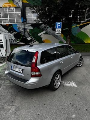 Pelēks Volvo V50 2007 Klaipėda, ar dzinēja tilpumu 2.00 L un nobraukumu 373 tūkst. km par 1999 €, foto 7 vietnē AUTOMOTO.COM.LV