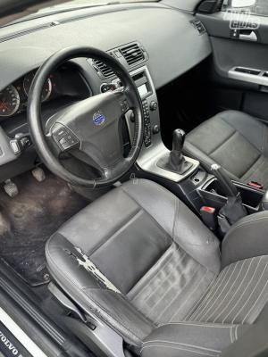 Pelēks Volvo V50 2007 Klaipėda, ar dzinēja tilpumu 2.00 L un nobraukumu 373 tūkst. km par 1999 €, foto 12 vietnē AUTOMOTO.COM.LV