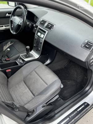 Pelēks Volvo V50 2007 Klaipėda, ar dzinēja tilpumu 2.00 L un nobraukumu 373 tūkst. km par 1999 €, foto 13 vietnē AUTOMOTO.COM.LV