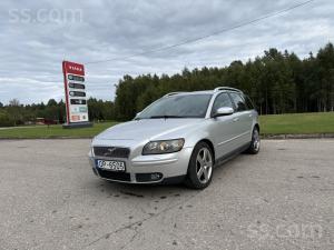 Grey Volvo V50 2007 in Madona, with an engine capacity of 2.40 L and mileage of 295 thousand km for 2100 €, photo  on AUTOMOTO.COM.LV