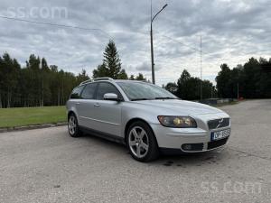 Grey Volvo V50 2007 in Madona, with an engine capacity of 2.40 L and mileage of 295 thousand km for 2100 €, photo 3 on AUTOMOTO.COM.LV