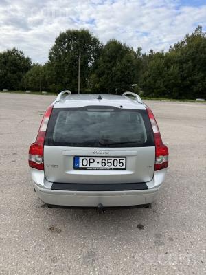 Grey Volvo V50 2007 in Madona, with an engine capacity of 2.40 L and mileage of 295 thousand km for 2100 €, photo 6 on AUTOMOTO.COM.LV