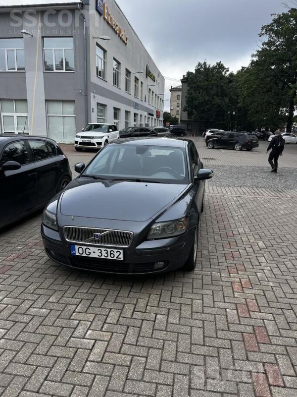 Вольво В50 2007 в Рига на AUTOMOTO.COM.LV Серый Вольво В50 2007 в Рига, объемом двигателя 2.00 л и пробегом 307 тыс. км за 1800 €, фото 3 на AUTOMOTO.COM.LV
