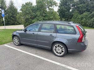 Grey Volvo V50 2007 in Liepaja, with an engine capacity of 2.00 L and mileage of 287 thousand km for 1300 €, photo  on AUTOMOTO.COM.LV