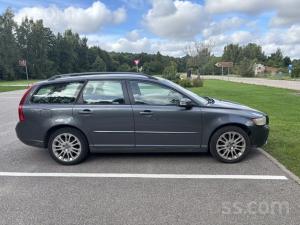 Grey Volvo V50 2007 in Liepaja, with an engine capacity of 2.00 L and mileage of 287 thousand km for 1300 €, photo 5 on AUTOMOTO.COM.LV