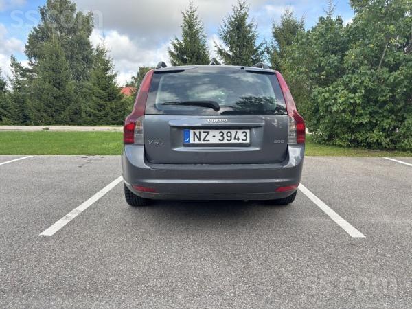 Grey Volvo V50 2007 in Liepaja, with an engine capacity of 2.00 L and mileage of 287 thousand km for 1300 €, photo 3 on AUTOMOTO.COM.LV