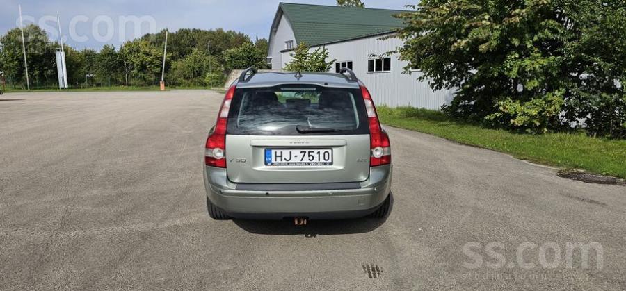 Pelēks Volvo V50 2007 Cēsis, ar dzinēja tilpumu 2.00 L un nobraukumu 284 tūkst. km par 1890 €, foto 3 vietnē AUTOMOTO.COM.LV