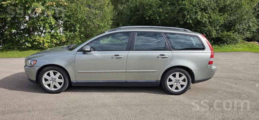 Pelēks Volvo V50 2007 Cēsis, ar dzinēja tilpumu 2.00 L un nobraukumu 284 tūkst. km par 1890 €, foto 4 vietnē AUTOMOTO.COM.LV