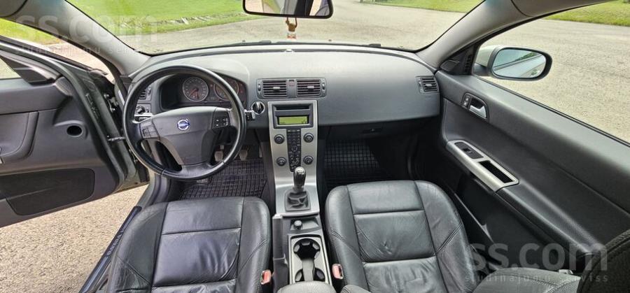 Pelēks Volvo V50 2007 Cēsis, ar dzinēja tilpumu 2.00 L un nobraukumu 284 tūkst. km par 1890 €, foto 12 vietnē AUTOMOTO.COM.LV